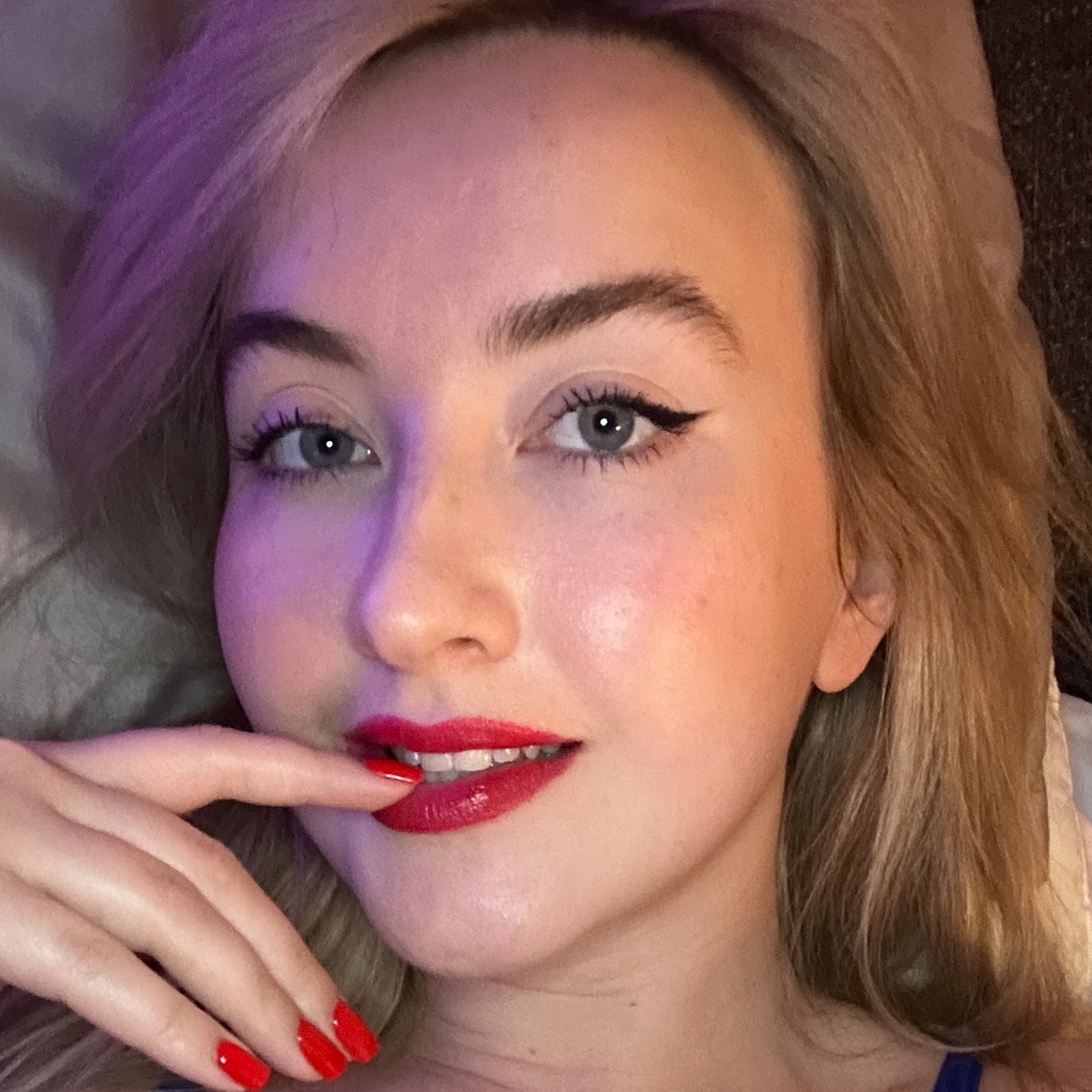 ann-joy - Live - ManyVids